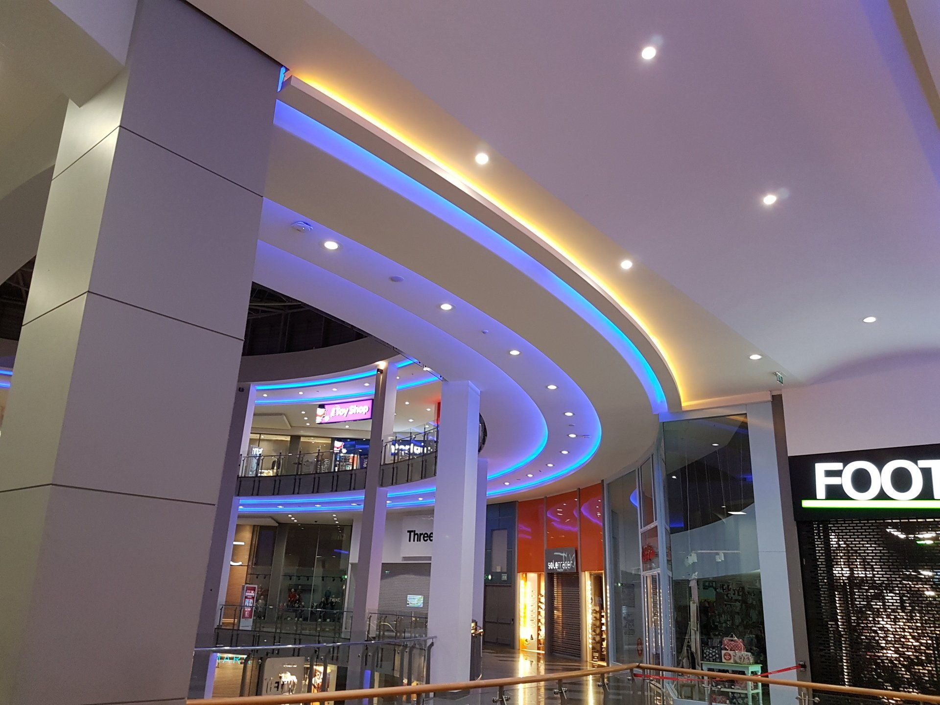 DRAKE CIRCUS SHOPPING CENTRE, PLYMOUTH